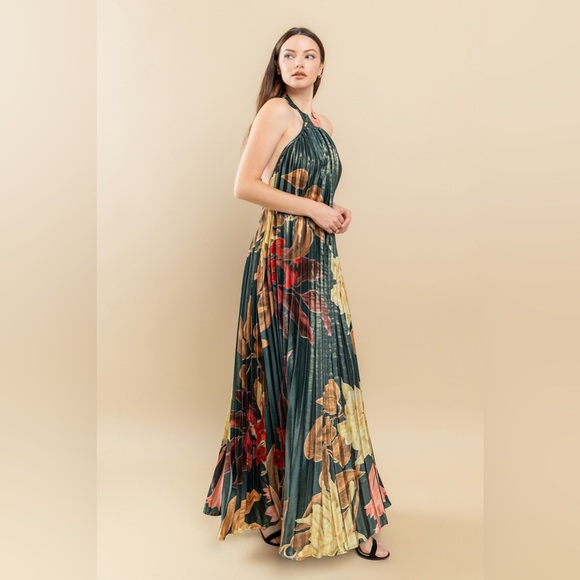 Dresses | 18 Callie Pleated Floral Print Halter Maxi Dress In Hunter ...